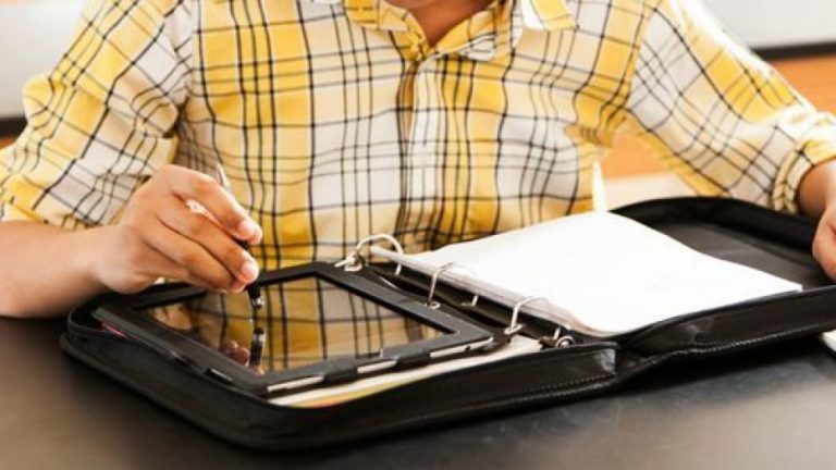 10 Benefits of Using Technology in The Classroom - InfiniGEEK