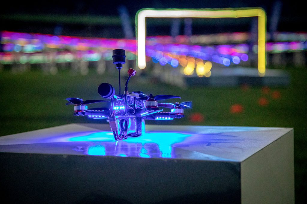 THE ULTIMATE GUIDE TO BUYING RACING DRONES - InfiniGEEK