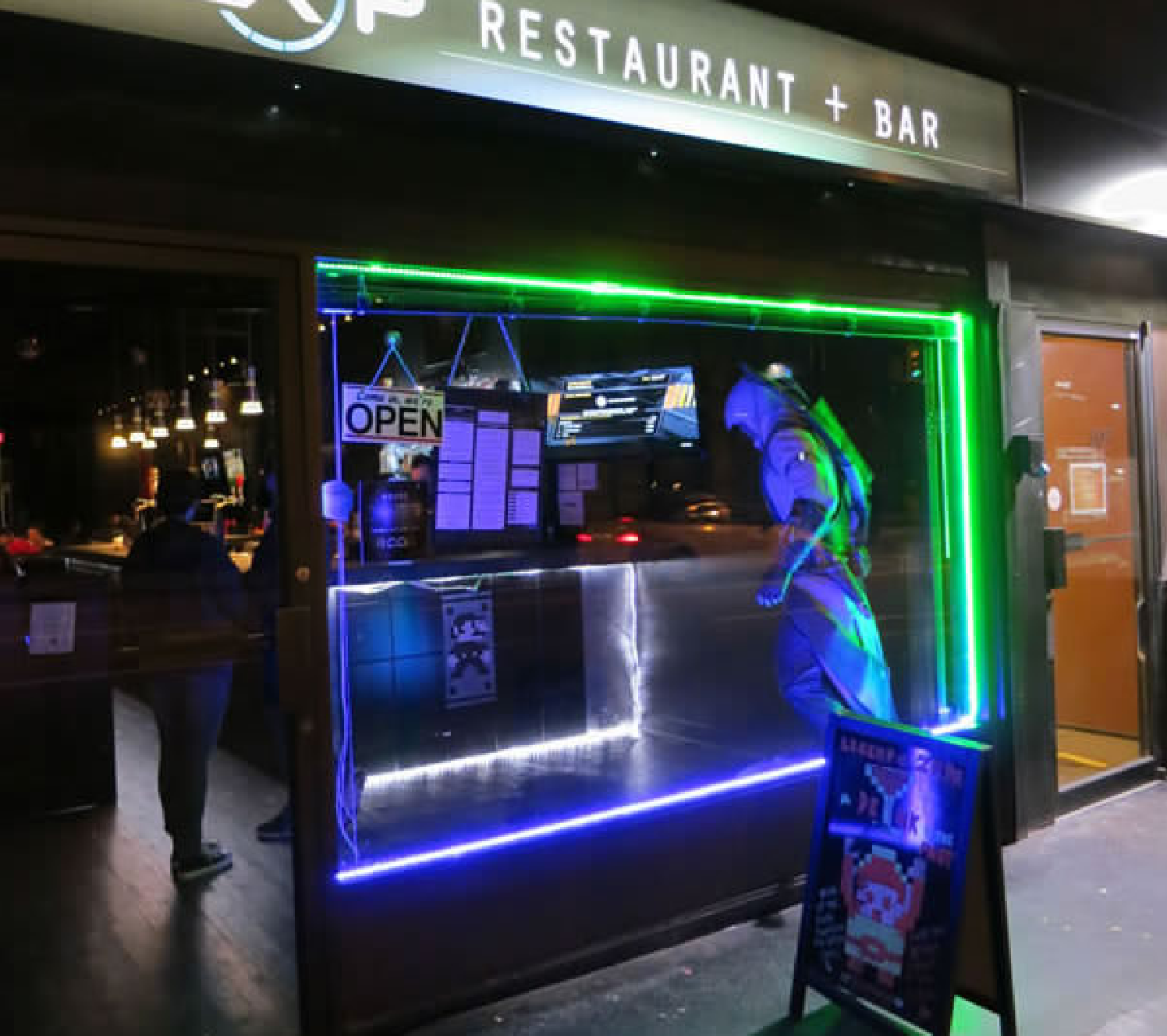 Geek Restaurants: Go Forth And Prosper - InfiniGEEK