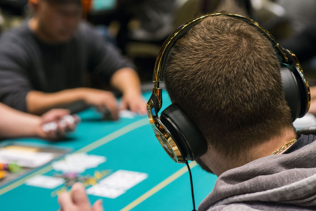 The Best Gifts for Poker Nerds - InfiniGEEK